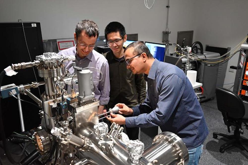 Ferroélectricité à l'échelle nanométrique : une 1ère observation qui ...