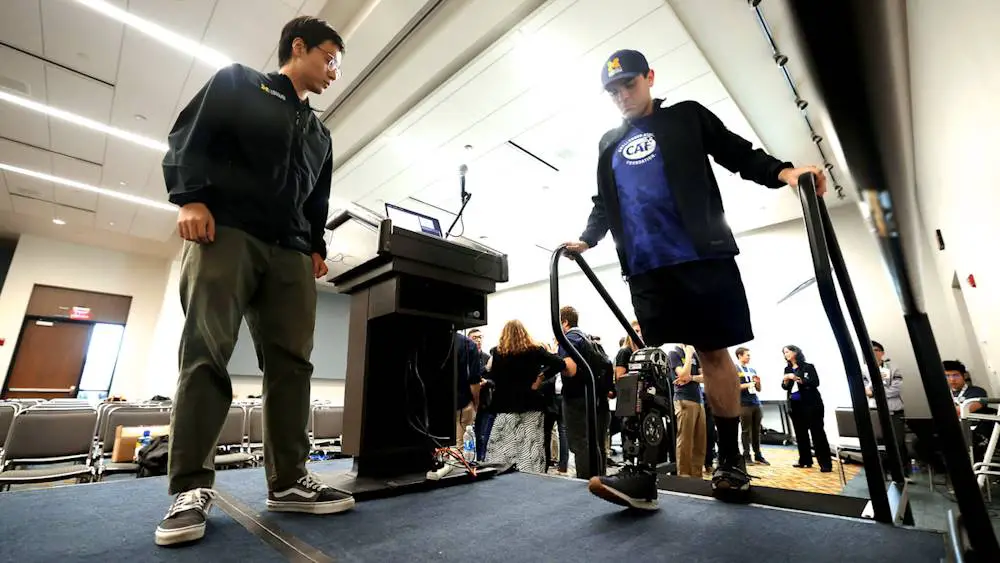 Des prothèses de jambe robotiques plus naturelles : un rêve devenu ...