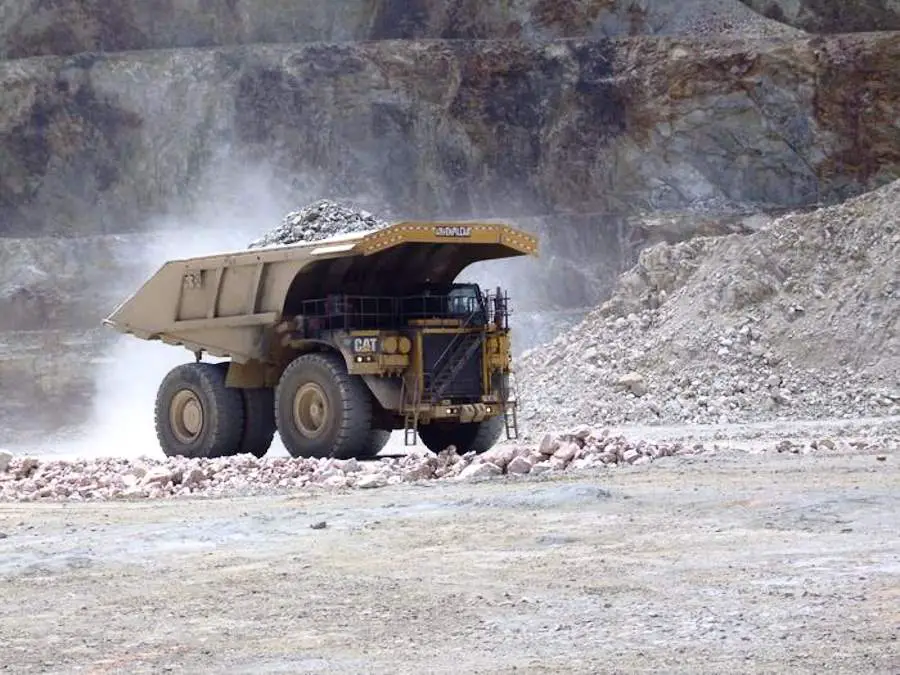 Formation d'une nouvelle génération d'experts en ressources minérales ...